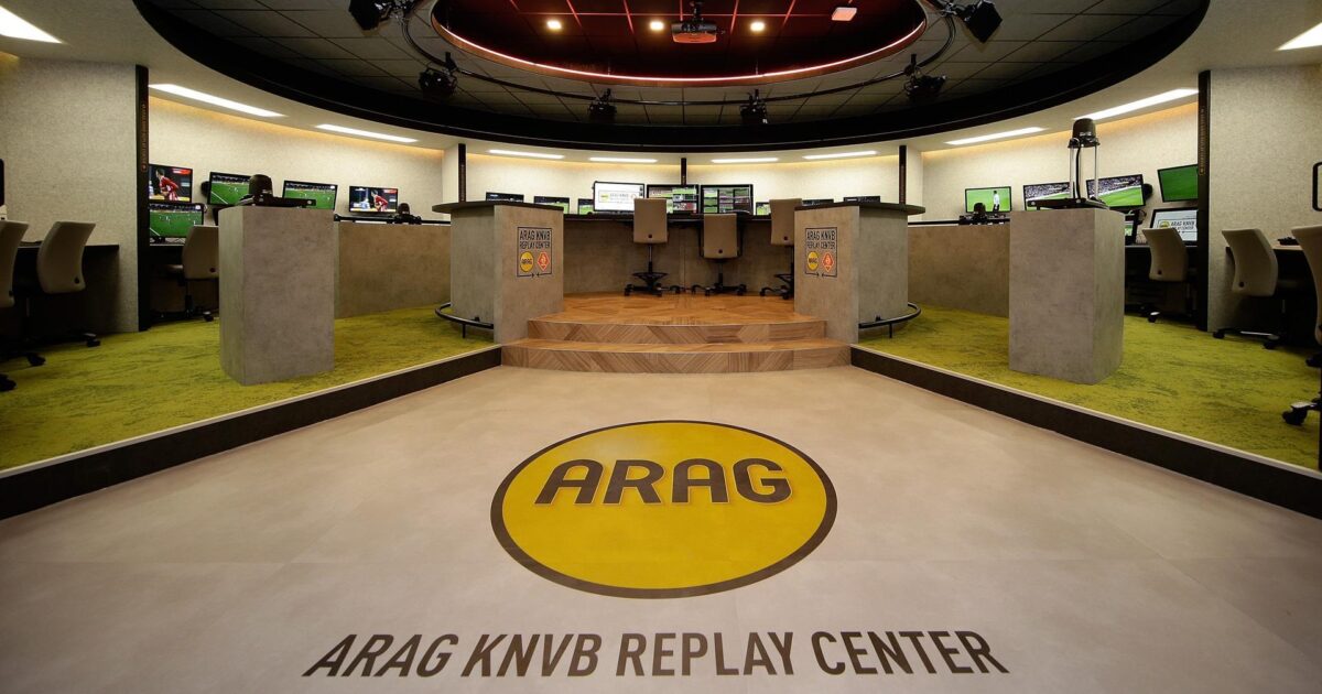 Eredivisie | Achter de schermen bij de VAR control room