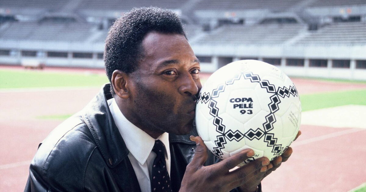 VriendenLoterij Eredivisie | Betaald voetbal herdenkt Pelé met een…