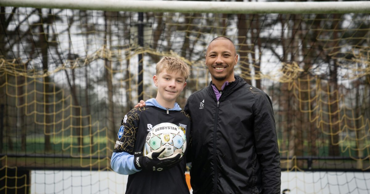 Eredivisie | Vitesse-keeper Eloy Room laat droom uitkomen van…