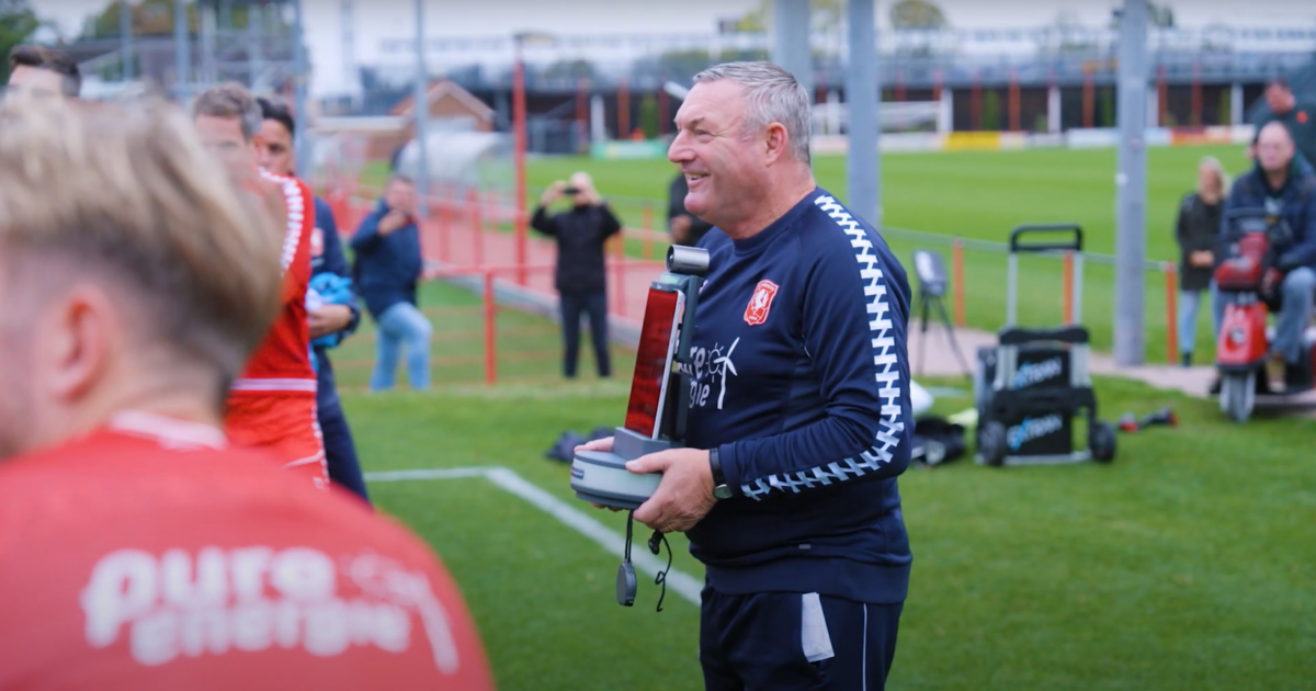 Eredivisie Nl Madelinde Was Voor één Dag Assistent Trainer Van Ron…